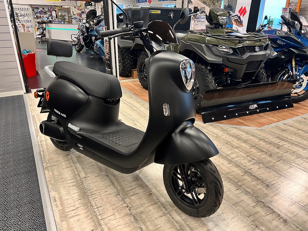 Yadea M6L Elmoped Mattsvart – Webbshop